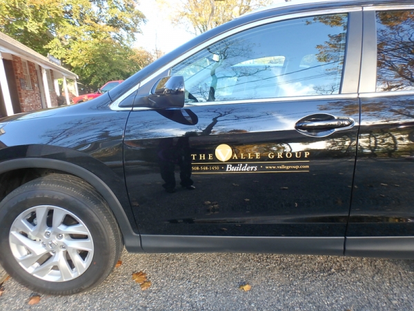 Vehicle Lettering Valle Group – Locust Street Sign